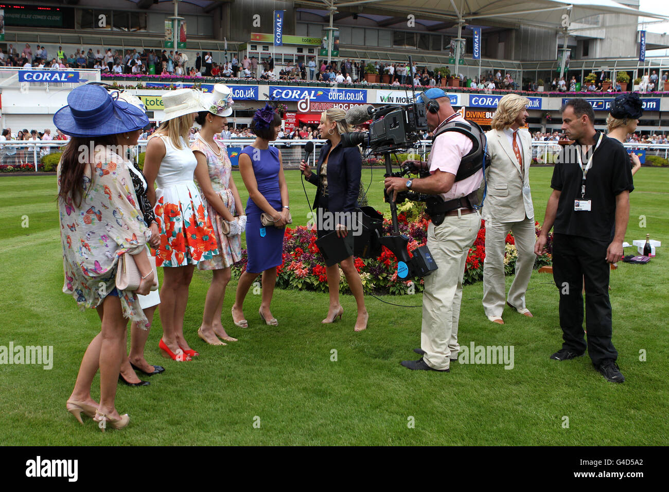 Best dressed lady competition hi-res stock photography and images - Alamy