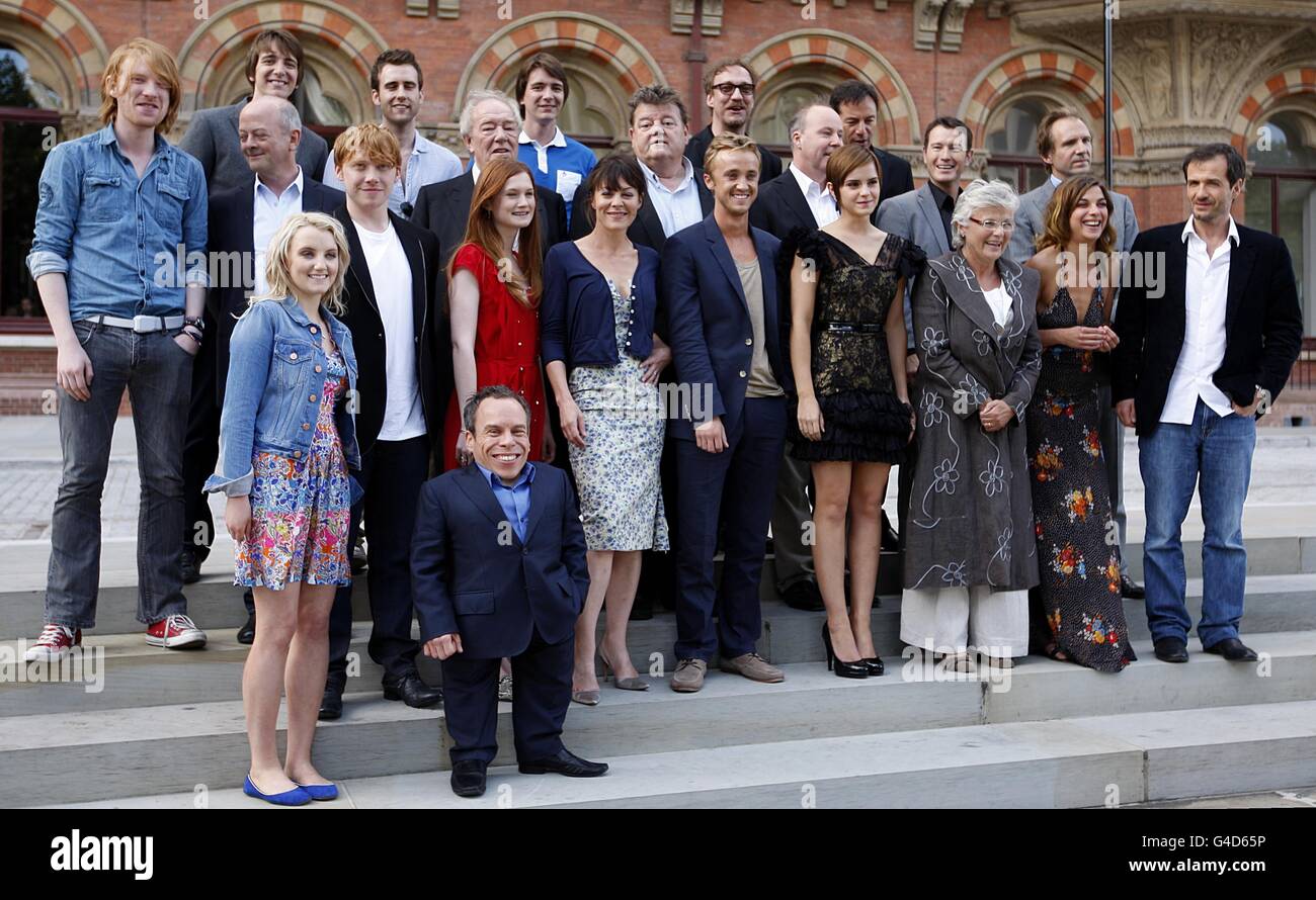 The cast of Harry Potter pose for a group photograph as they arrive for ...