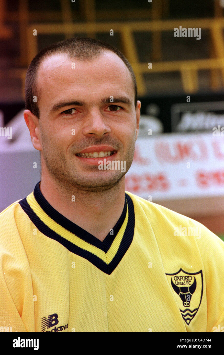Oxford united football club christophe remy hi-res stock photography ...