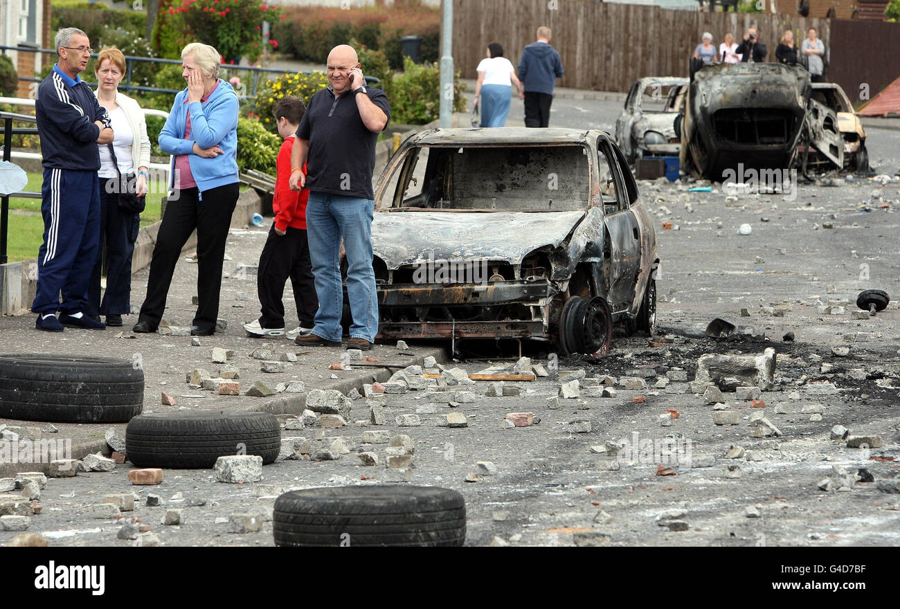 Ulster riots general view gv mangpa natpub hi-res stock photography and ...