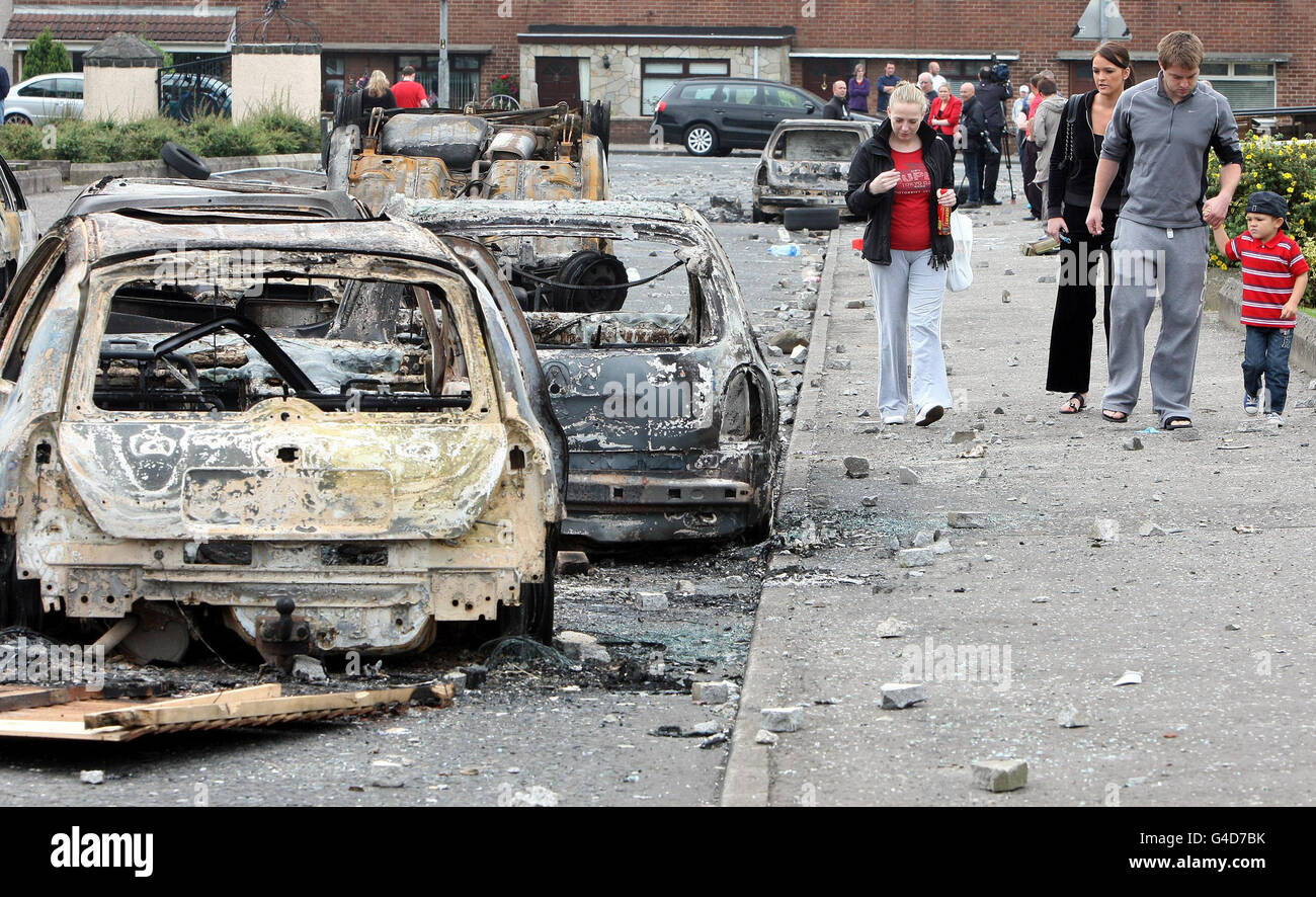 Ulster riots general view gv mangpa natpub hi-res stock photography and ...