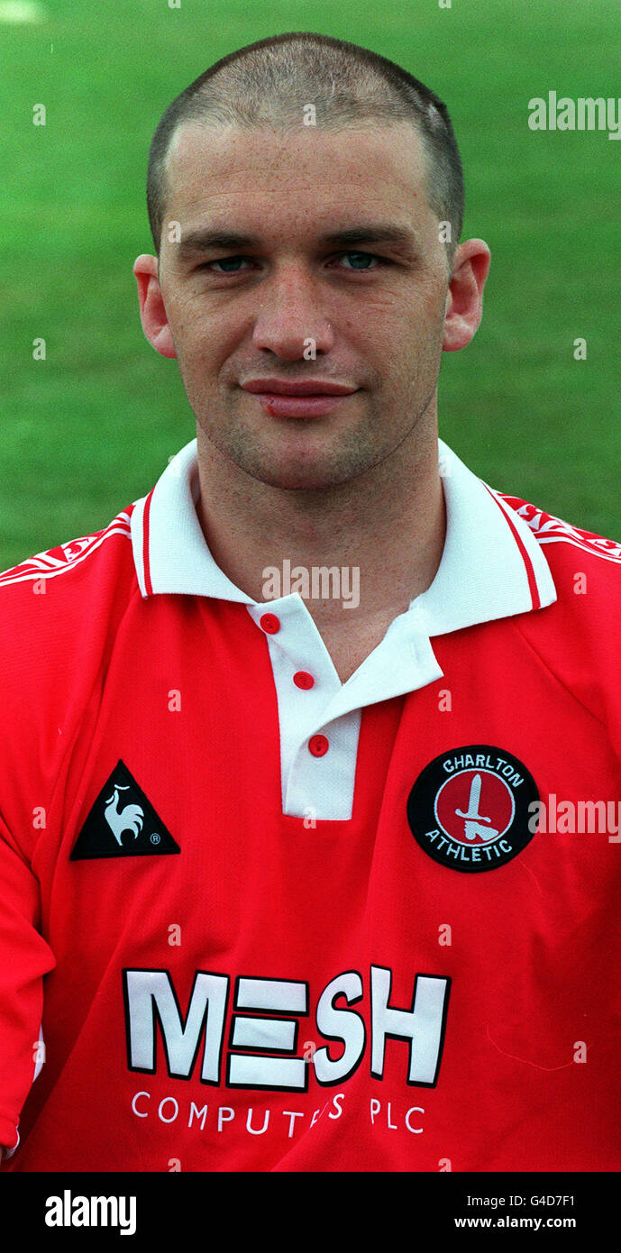 Eddie youds of charlton athletic football club hi-res stock photography ...