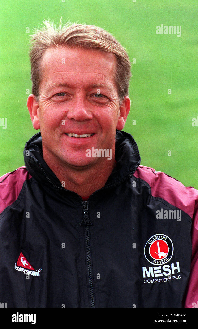 ALAN CURBISHLEY, MANAGER OF CHARLTON ATHLETIC FOOTBALL CLUB Stock Photo ...