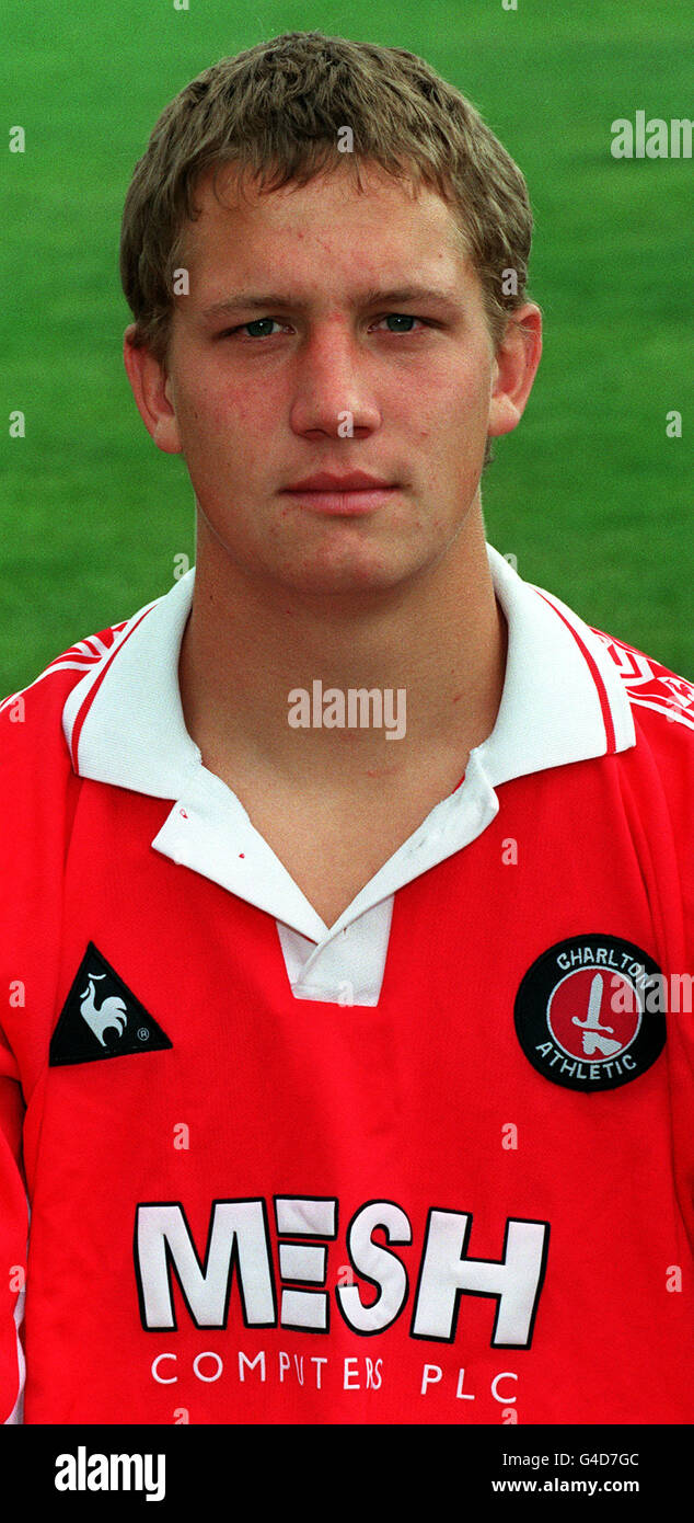 MATT LEE OF CHARLTON ATHLETIC FOOTBALL CLUB Stock Photo - Alamy