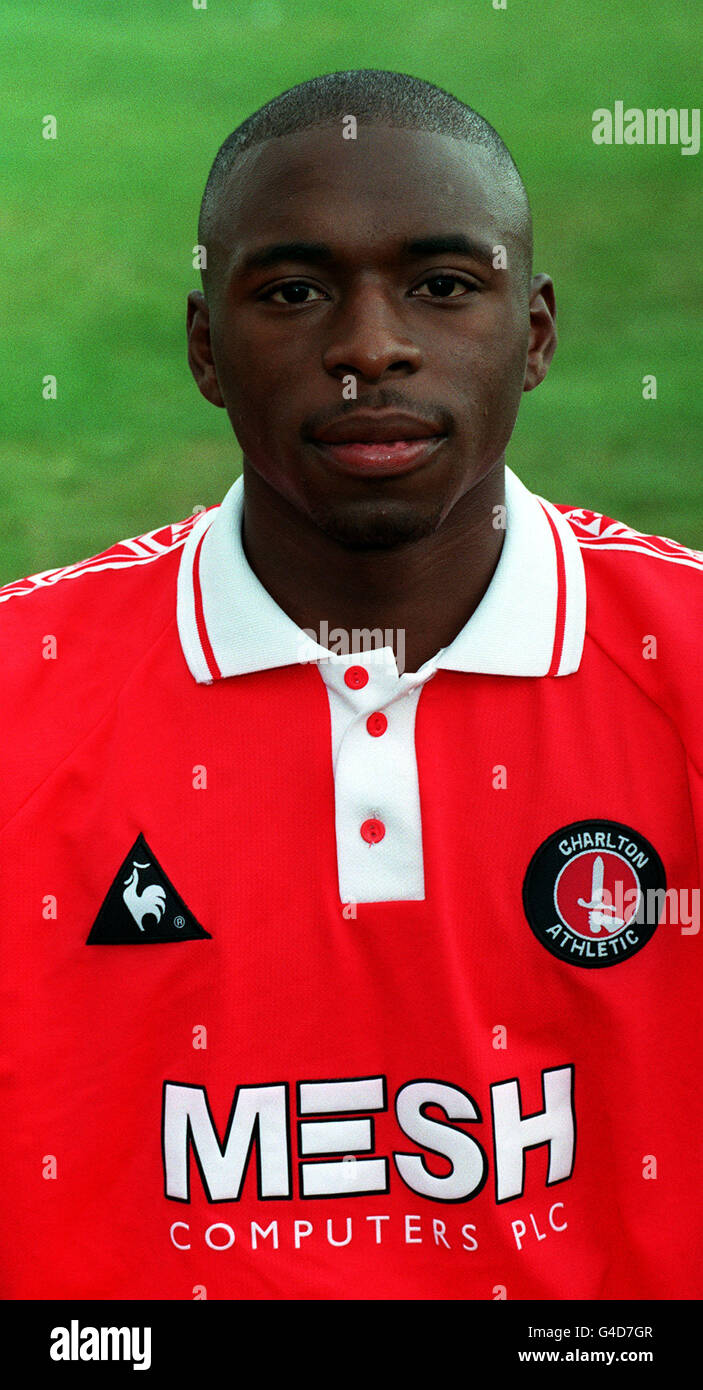SHAUN NEWTON OF CHARLTON ATHLETIC FOOTBALL CLUB Stock Photo - Alamy