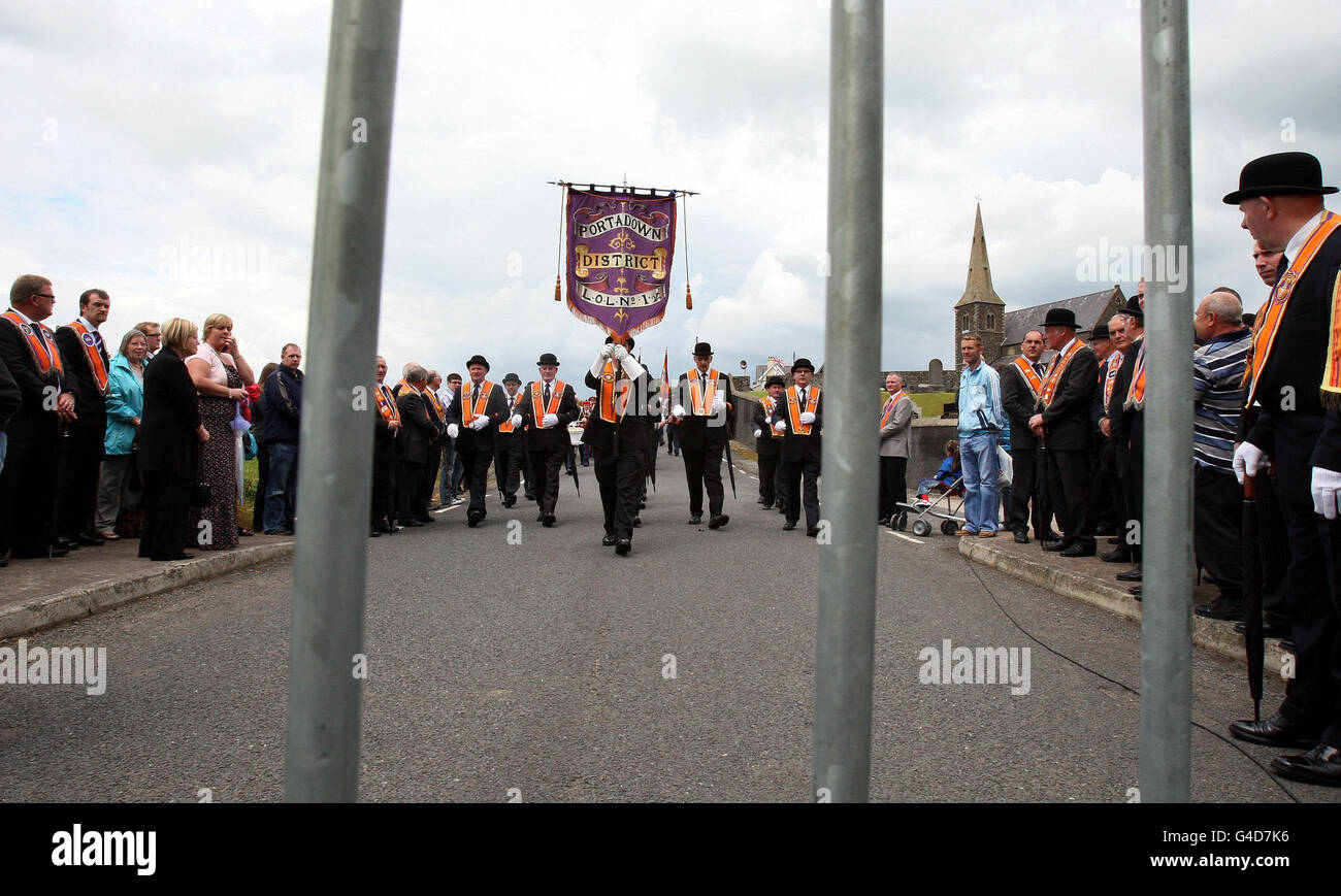 Drumcree parade hi-res stock photography and images - Alamy