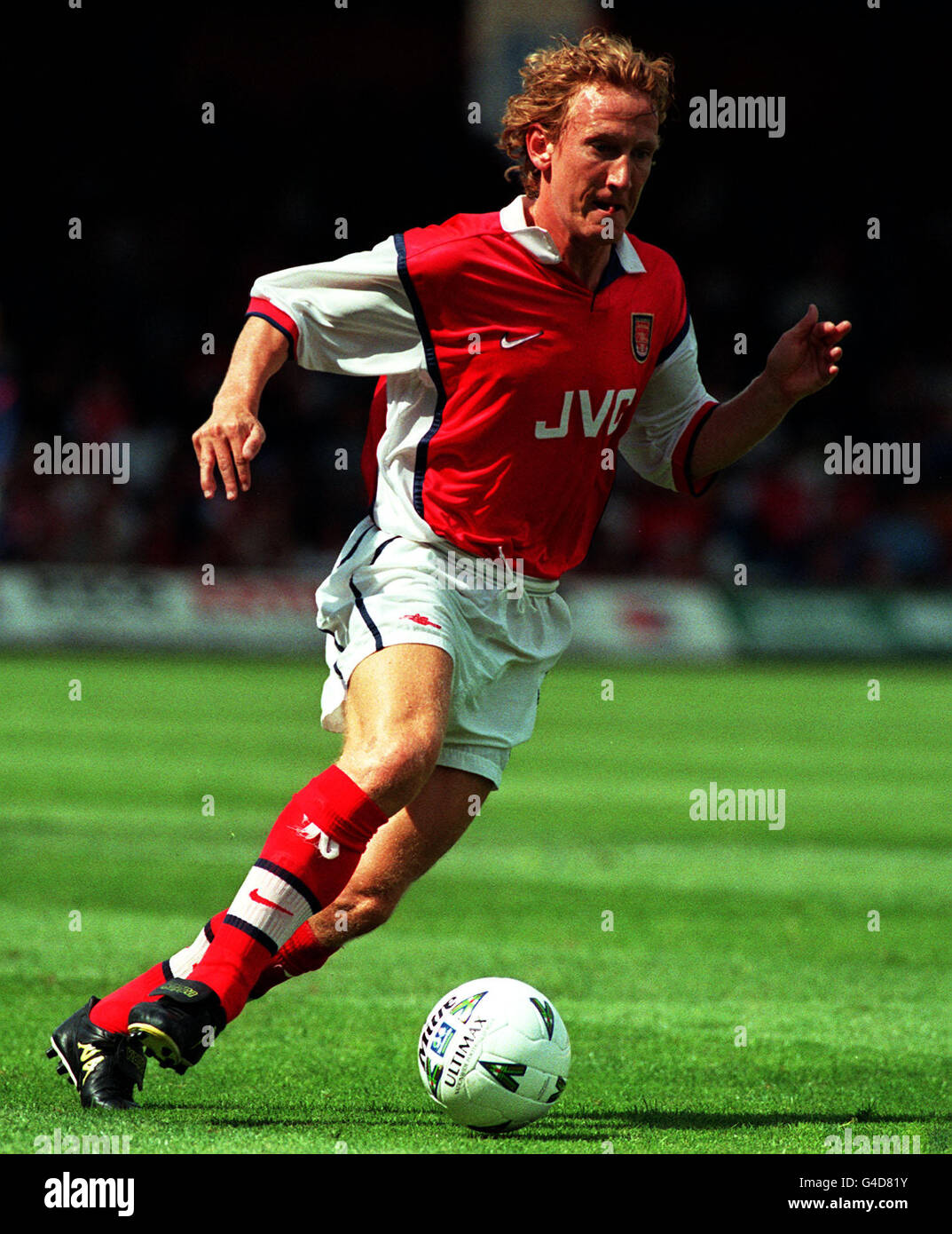 Ray parlour arsenal football club hi-res stock photography and images ...