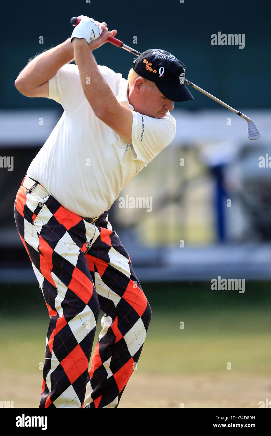 Usas john daly practices on the driving range hi-res stock photography ...