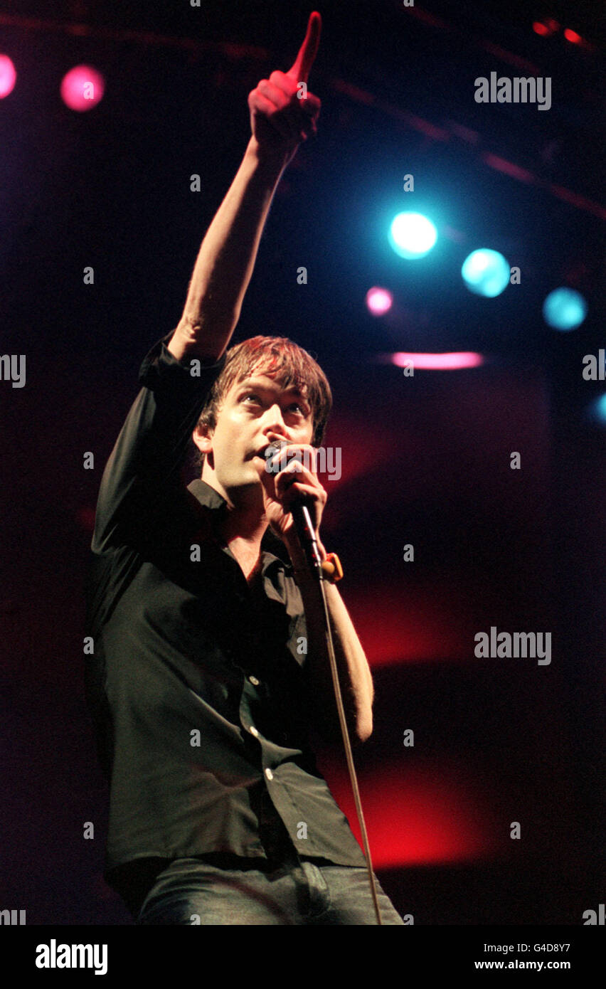 Jarvis singing hi-res stock photography and images - Alamy