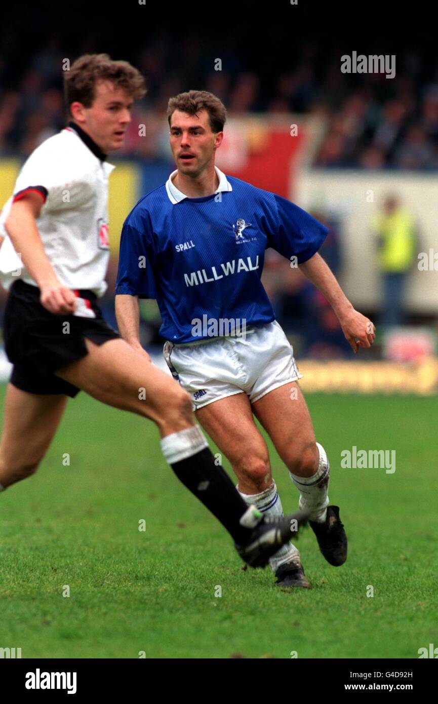 FOOTBALL. IAN DAWES, MILLWALL Stock Photo - Alamy