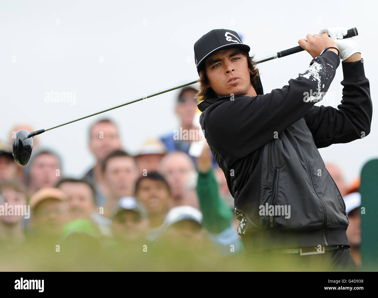 Ricky fowler tees off hi-res stock photography and images - Alamy
