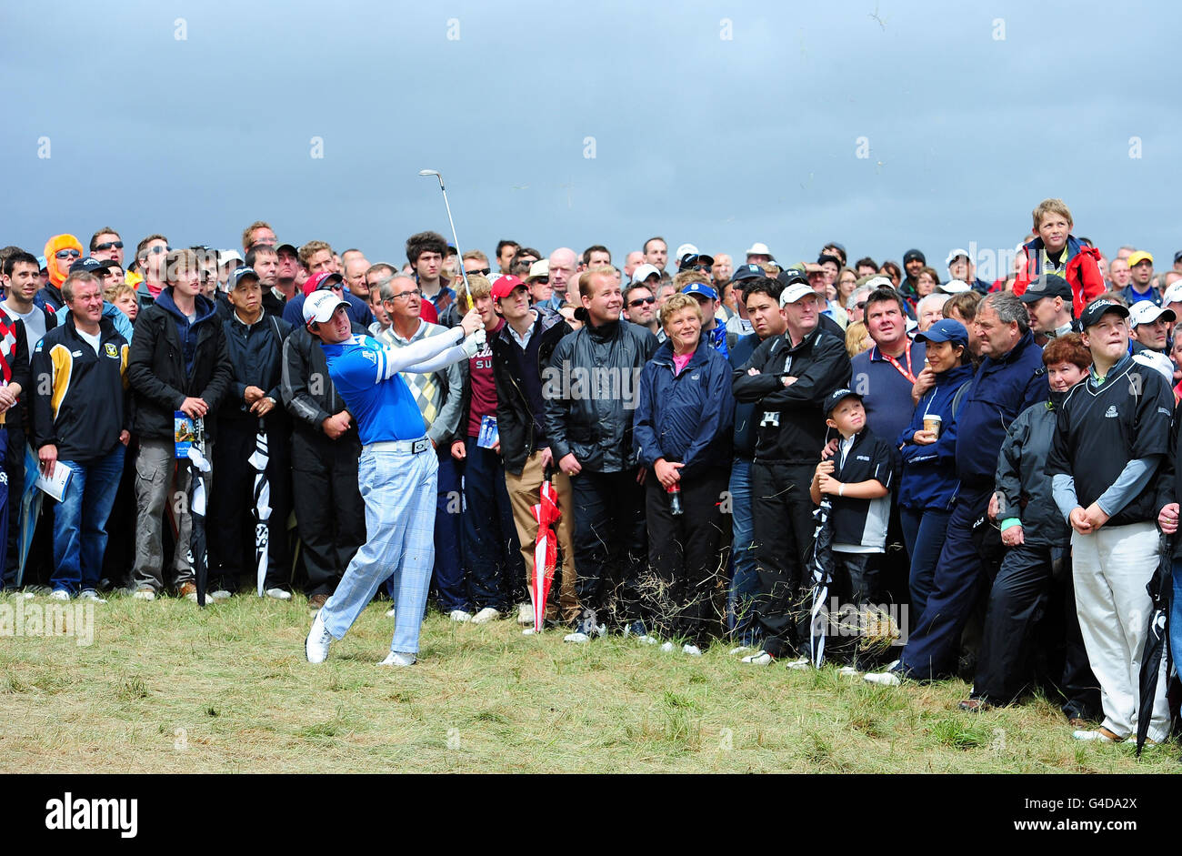 Golf open full length swinging crowd cap mangpa hi-res stock ...