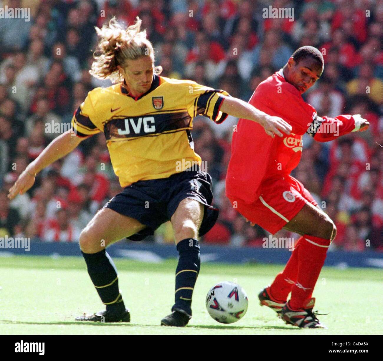 Football paul ince emmanuel petit hi-res stock photography and images ...