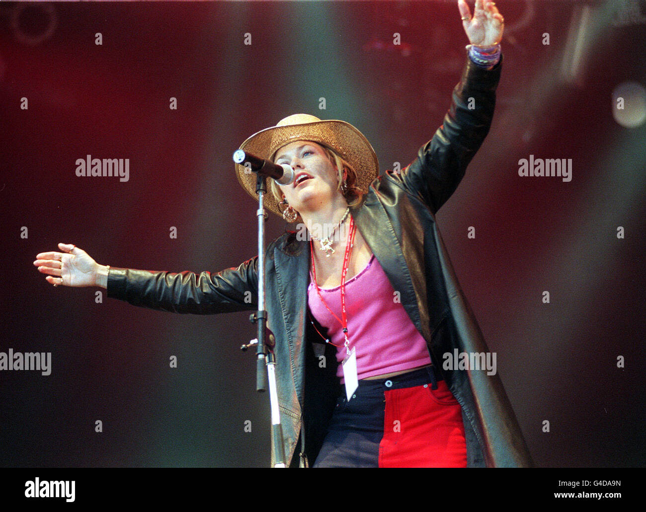 Catatonia Cerys Matthews Stock Photos & Catatonia Cerys Matthews Stock ...