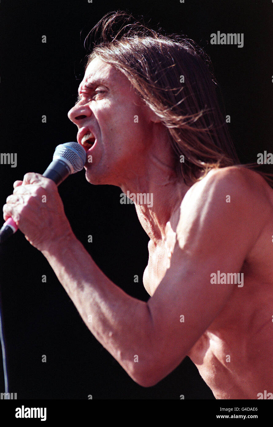 On stage at the v98 virgin rock festival in chelmsford hi-res stock ...