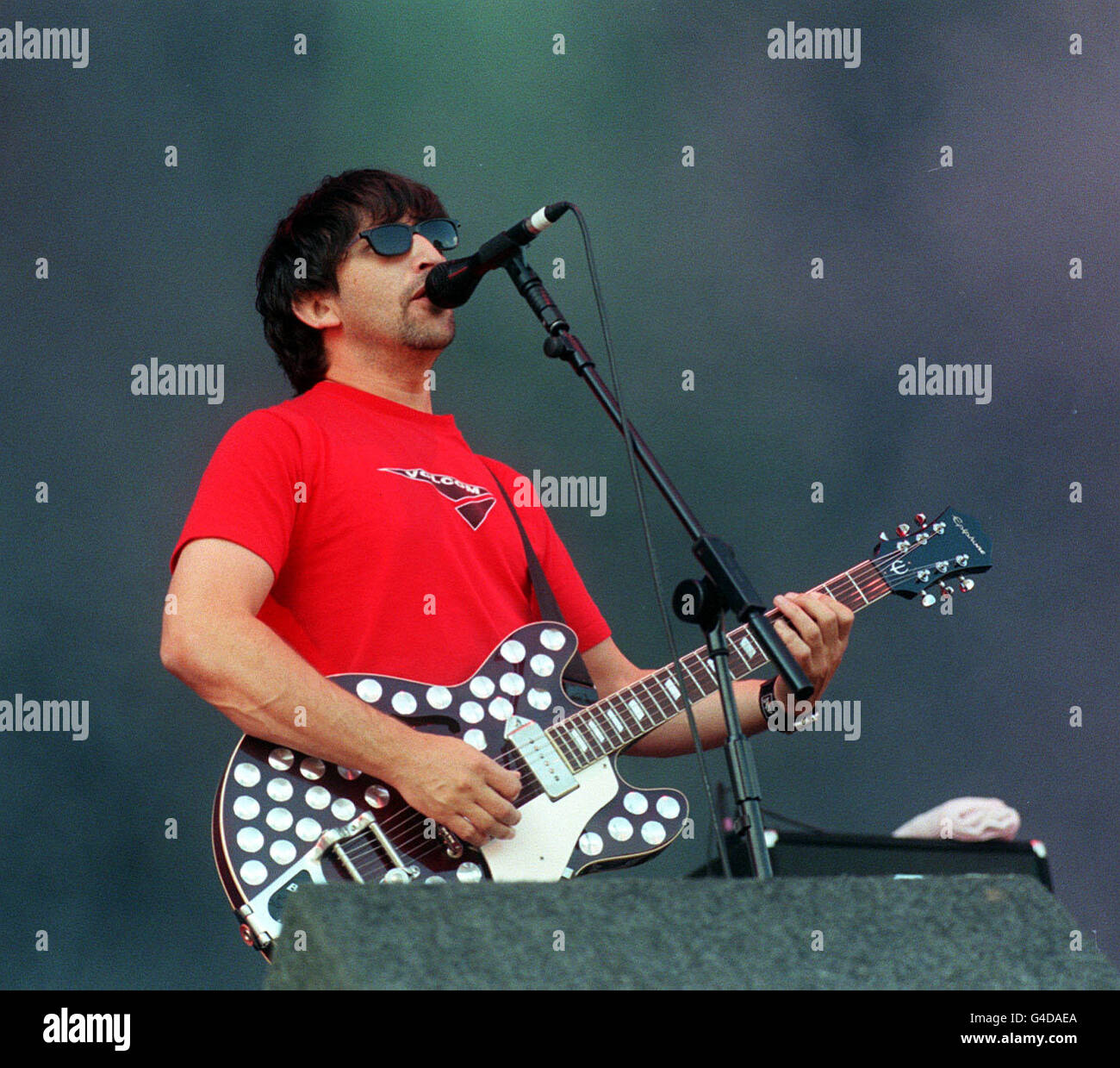 On stage at the v98 virgin rock festival in chelmsford hi-res stock ...