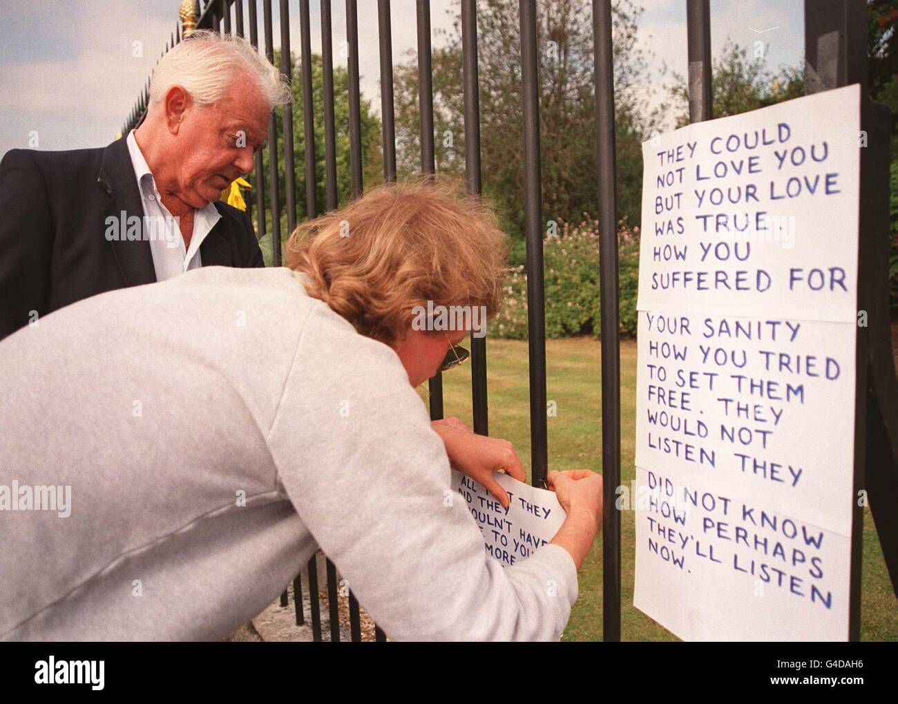 Diana tributes Ken Pal 5 Stock Photo - Alamy
