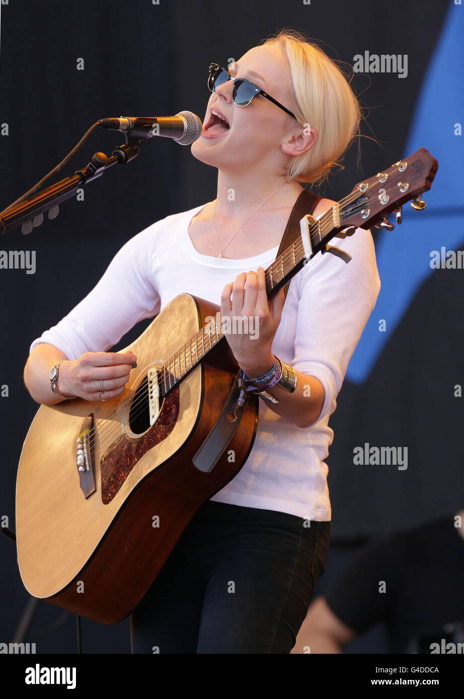 Laura marling on stage hi-res stock photography and images - Alamy