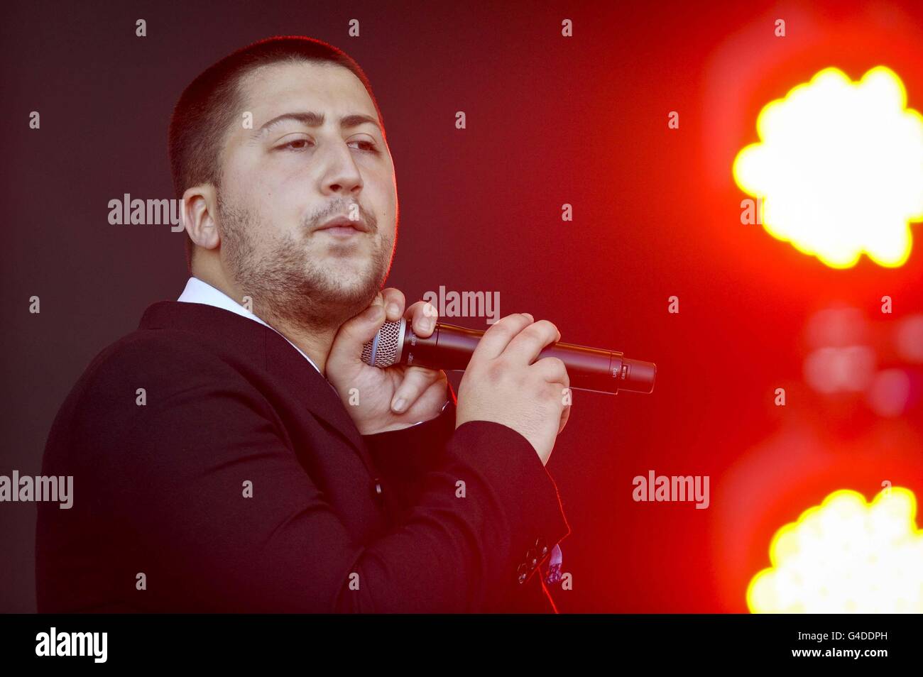 Human beatbox Faith SFX performs with Plan B on the Pyramid stage at ...