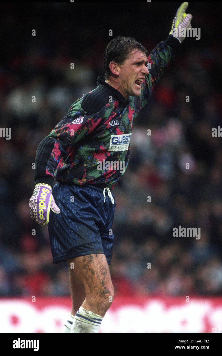 Gloves stuart naylor hi-res stock photography and images - Alamy