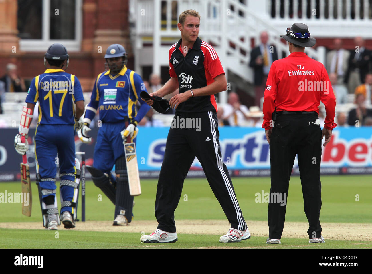 Umpire billy bowden hi-res stock photography and images - Alamy