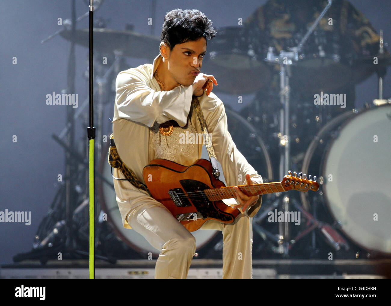 Hop Farm Festival. Prince performs on the main stage at the Hop Farm ...