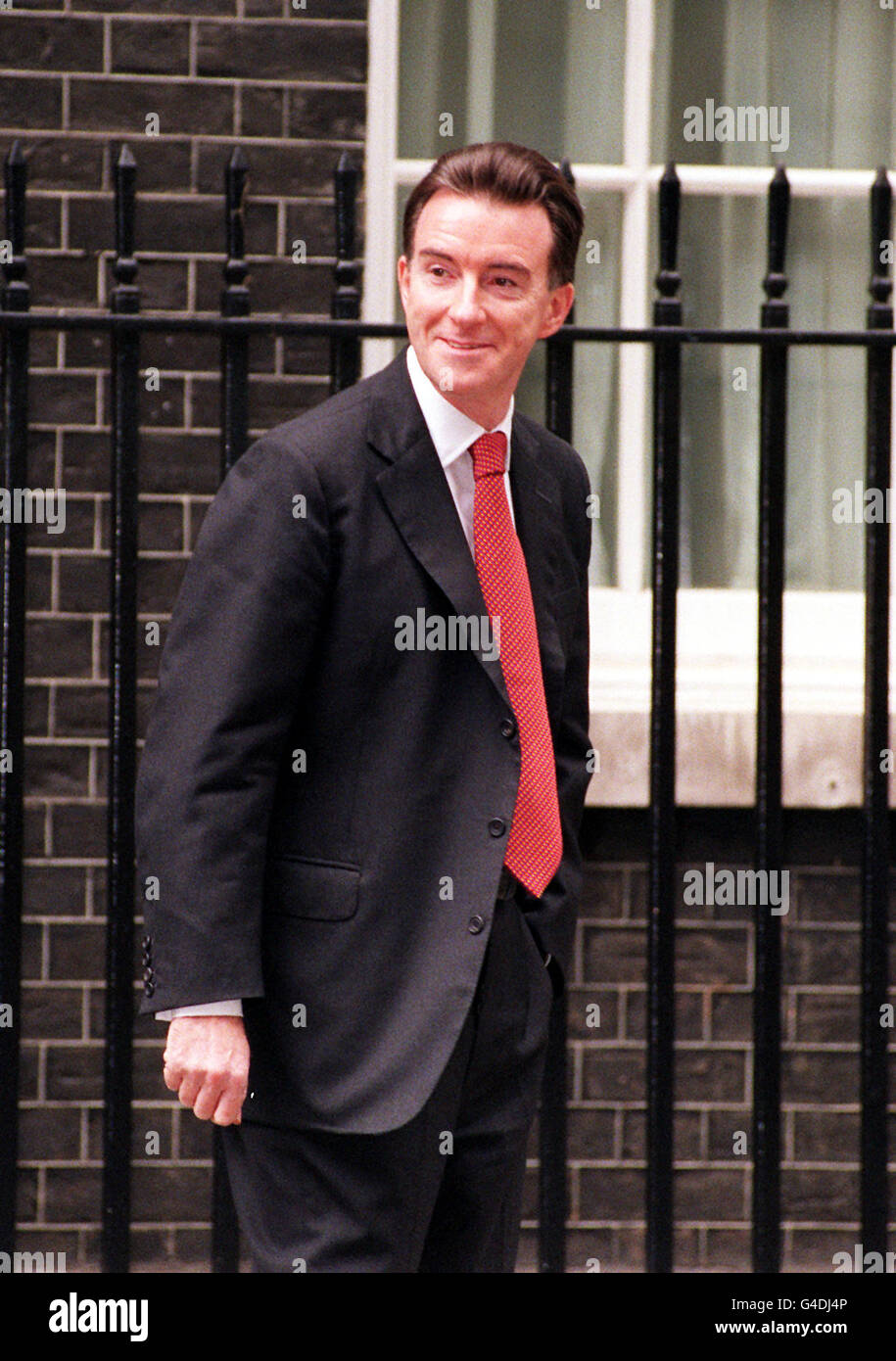 Cabinet reshuffle mandelson leaves hi-res stock photography and images ...