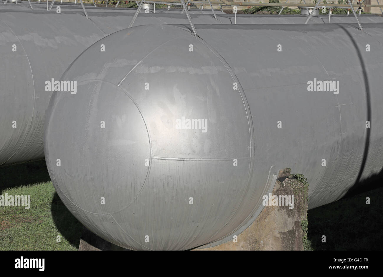 big pressure vessel for the storage of natural gas in the fuel ...