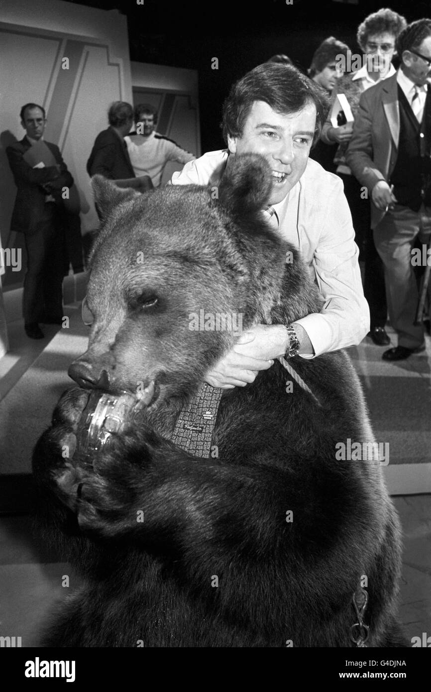 Television guest Black and White Stock Photos & Images - Alamy