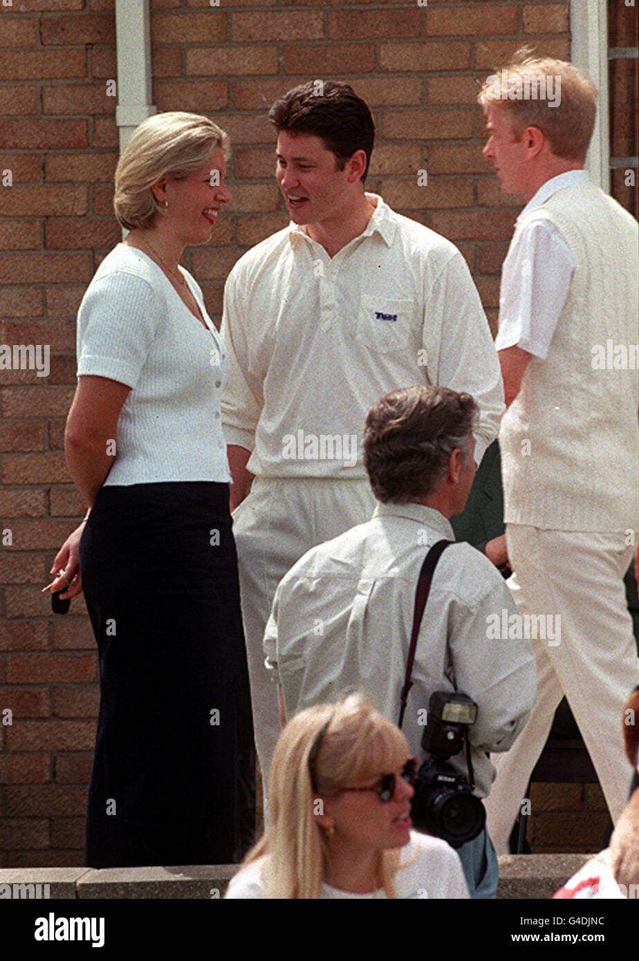 PA NEWS PHOTO 24/7/98 ELIZABETH MAJOR, DAUGHTER OF FORMER PRIME ...