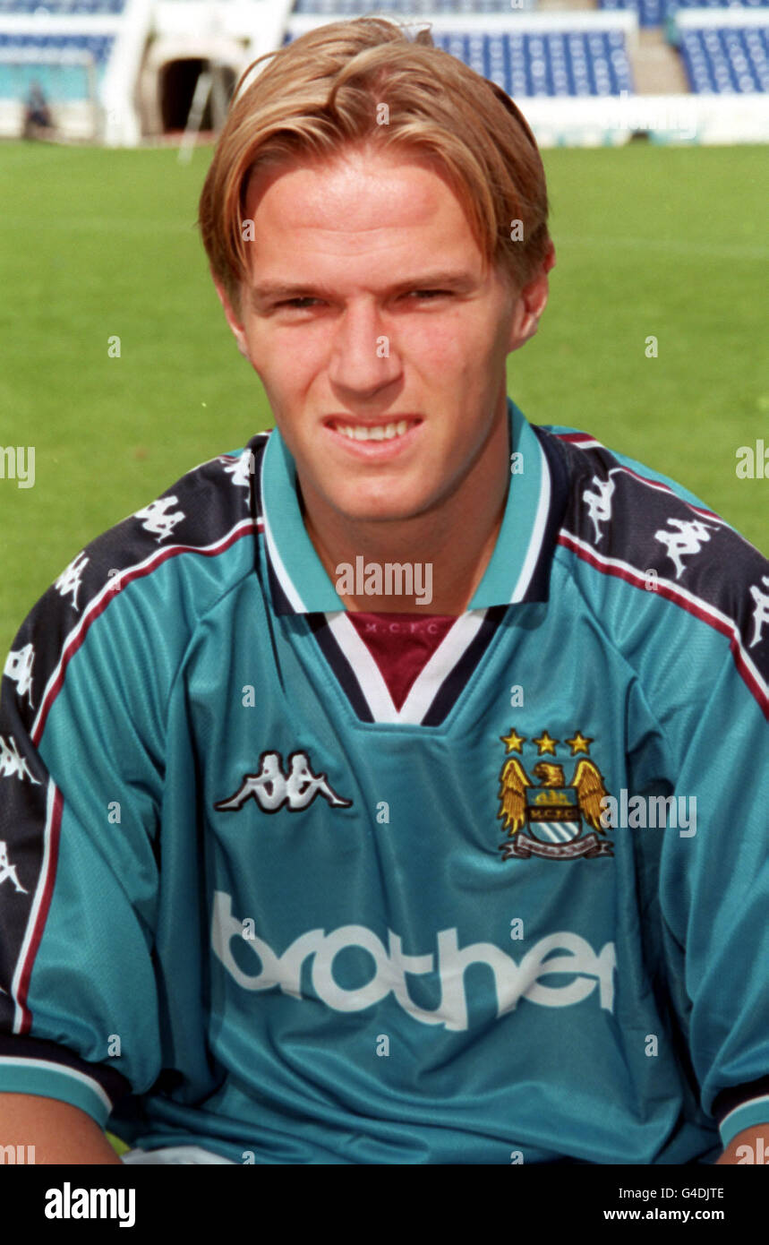 PA NEWS 22/7/98 MARTIN PHILLIPS, MEMBER OF THE MANCHESTER CITY FOOTBALL ...