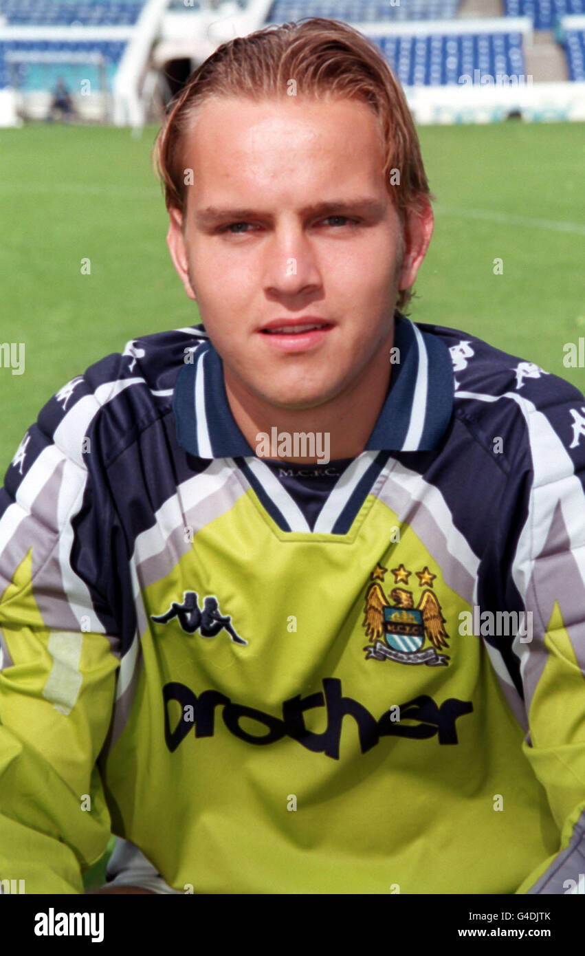 PA NEWS 22/7/98 NICKY WEAVER, MEMBER OF THE MANCHESTER CITY FOOTBALL ...