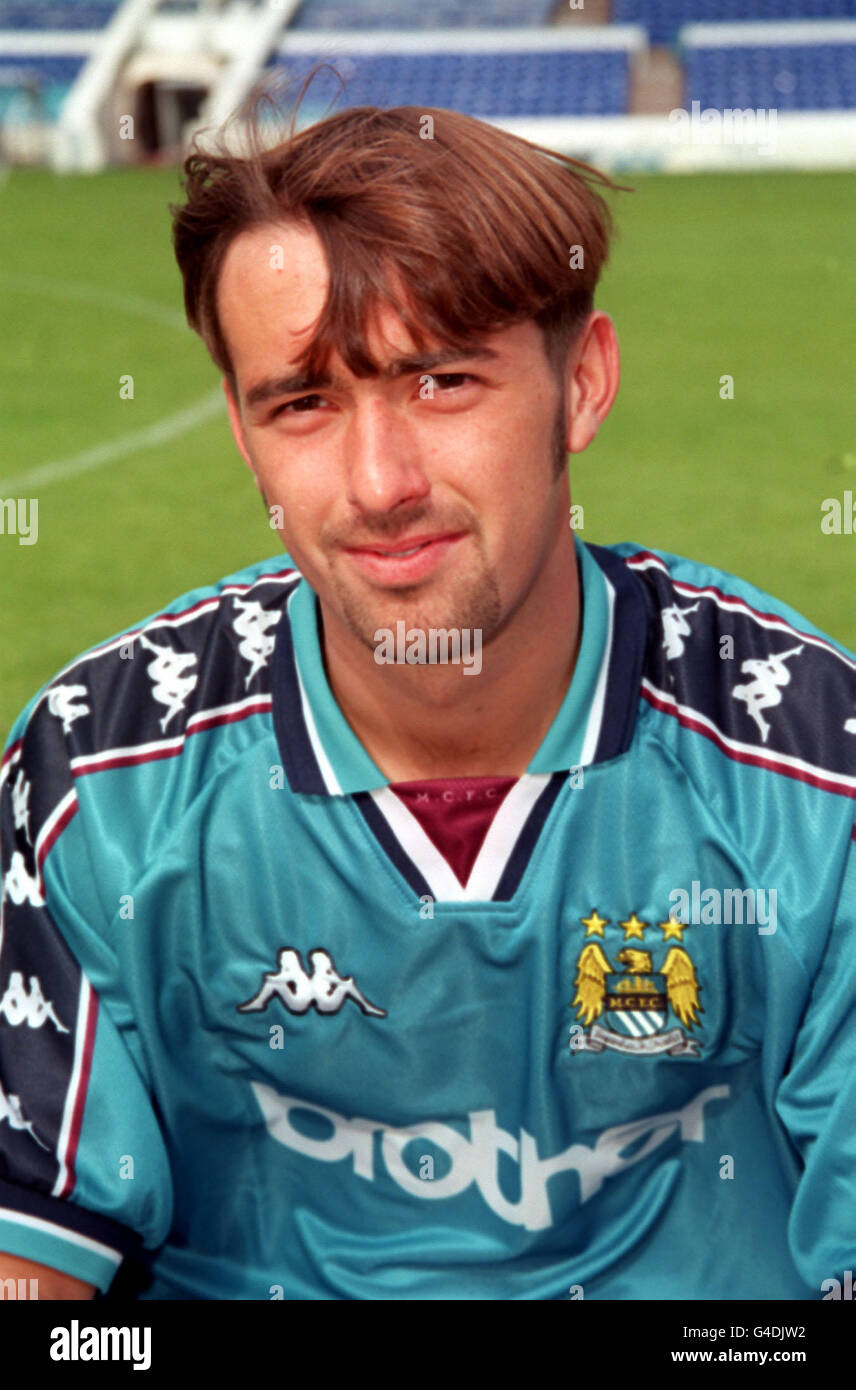 Member manchester city football club hi-res stock photography and ...