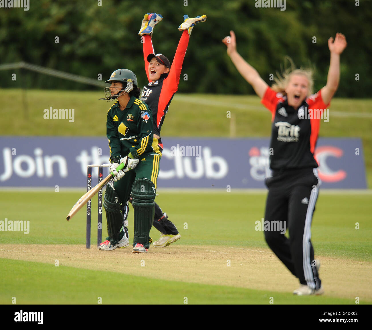 Sarah taylor cricket wicket High Resolution Stock Photography and ...