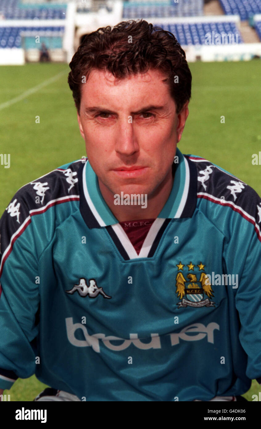 Member manchester city football club hi-res stock photography and ...