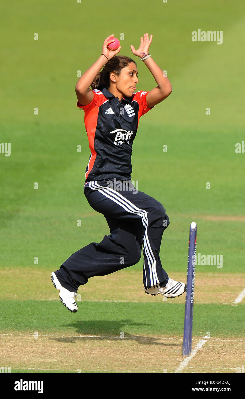Isa guha hi-res stock photography and images - Alamy