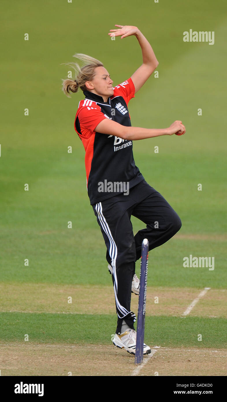Laura marsh cricket hi-res stock photography and images - Alamy
