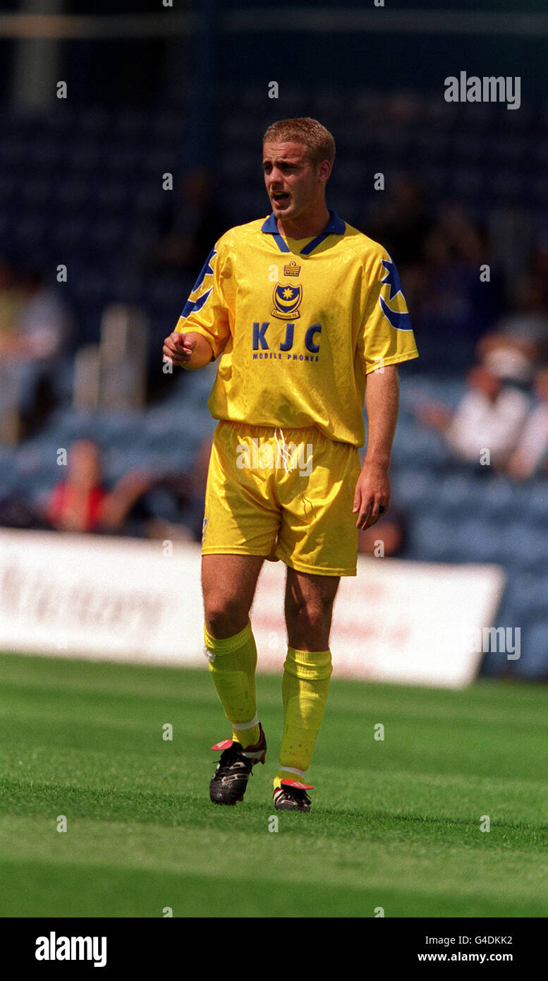 ANDY THOMSON OF PORTSMOUTH FOOTBALL CLUB Stock Photo - Alamy