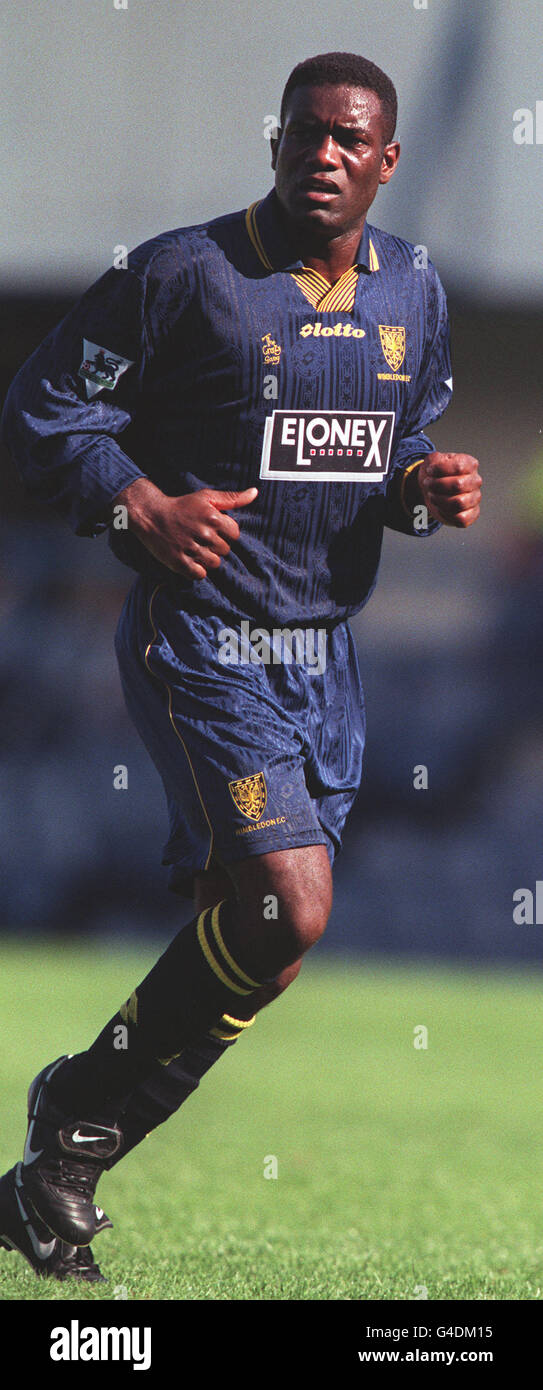 ROBBIE EARLE OF WIMBLEDON FOOTBALL CLUB Stock Photo - Alamy