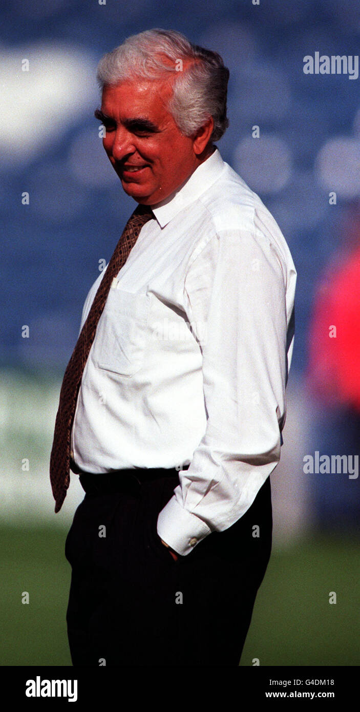 PA NEWS PHOTO 1/8/98 SAM HAMMAM OF WIMBLEDON FOOTBALL CLUB Stock Photo ...