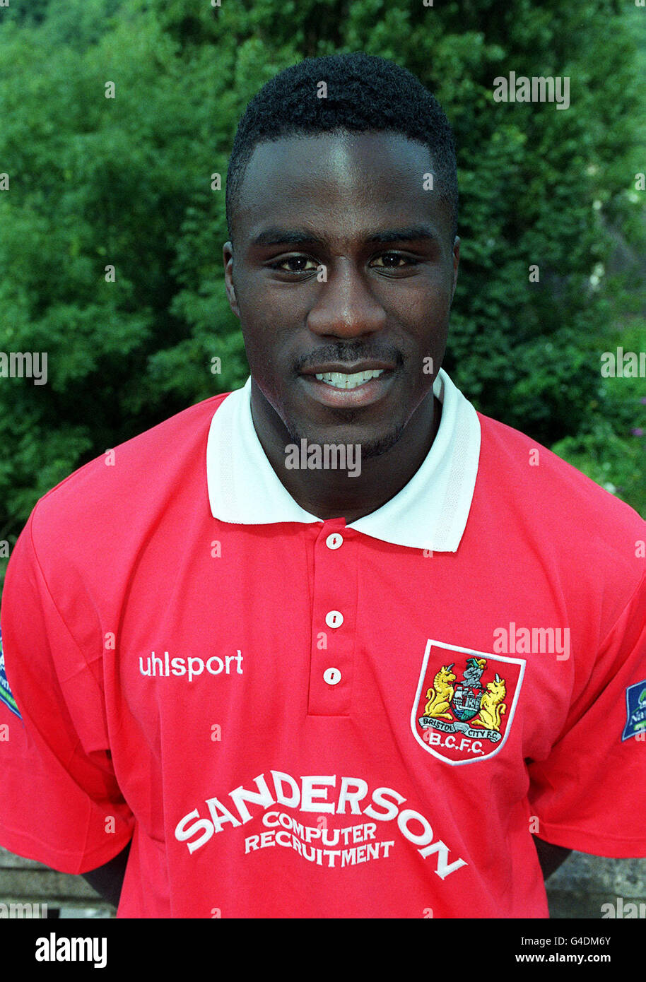 Akinbiyi bristol city hi-res stock photography and images - Alamy