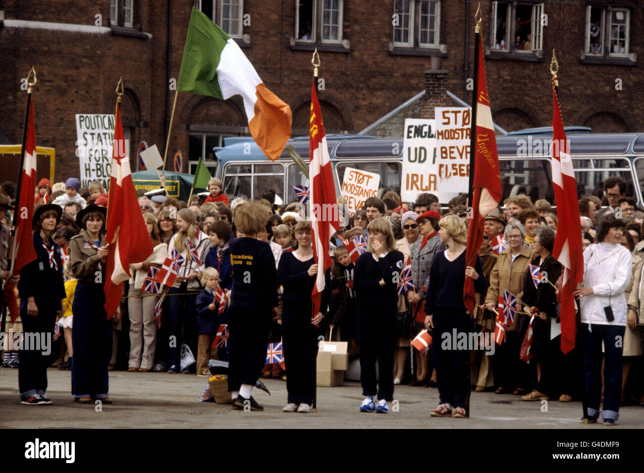 Pro-IRA demonstrators stage a protest in the old city of Aarhus ...