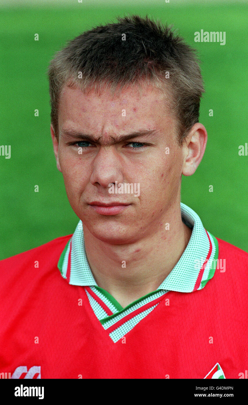 PA NEWS PHOTO 1/7/98 FOOTBALLER SOL DAVIS OF SWINDON TOWN F.C.. PA NEWS ...