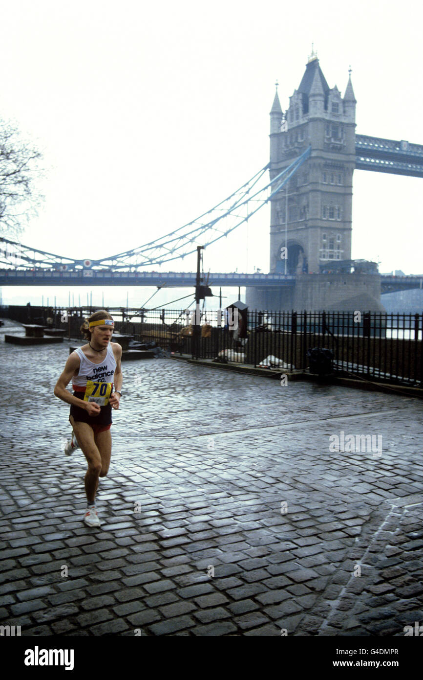 Athletics london marathon 1983 hi-res stock photography and images - Alamy
