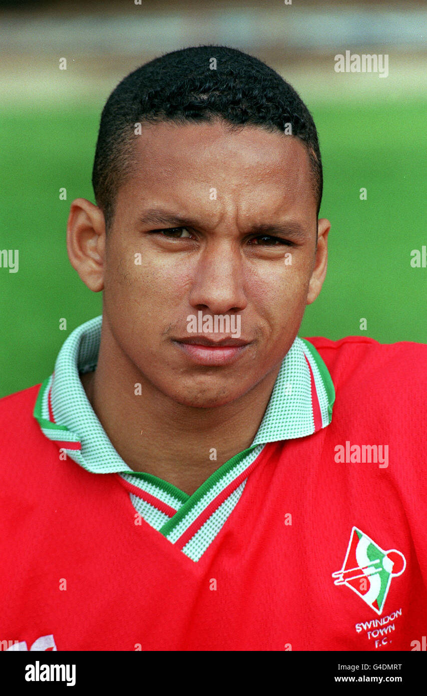 PA NEWS PHOTO 1/7/98 FOOTBALLER TY GOODEN OF SWINDON TOWN F.C Stock ...