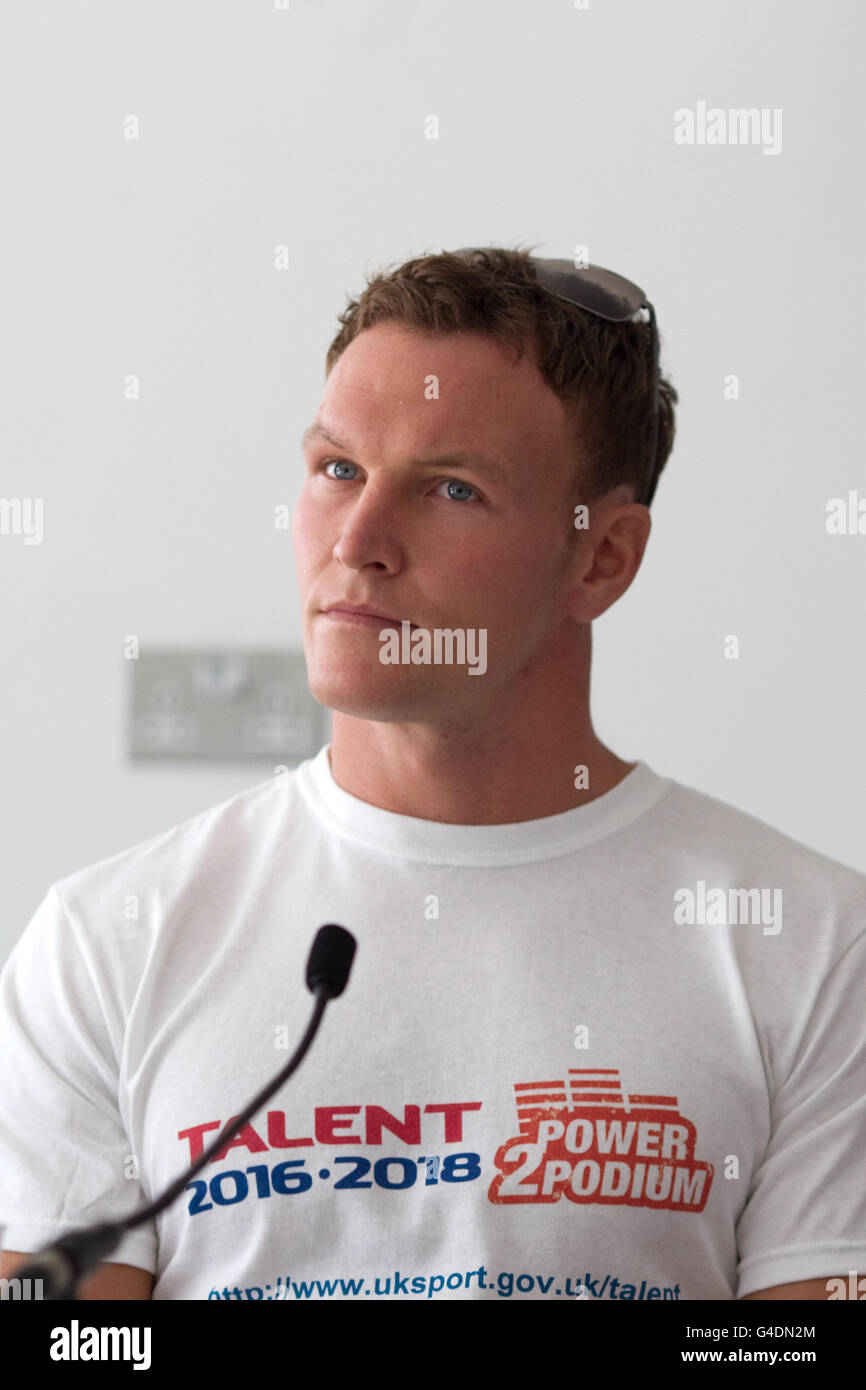 England rugby sevens player tom powell hi-res stock photography and ...