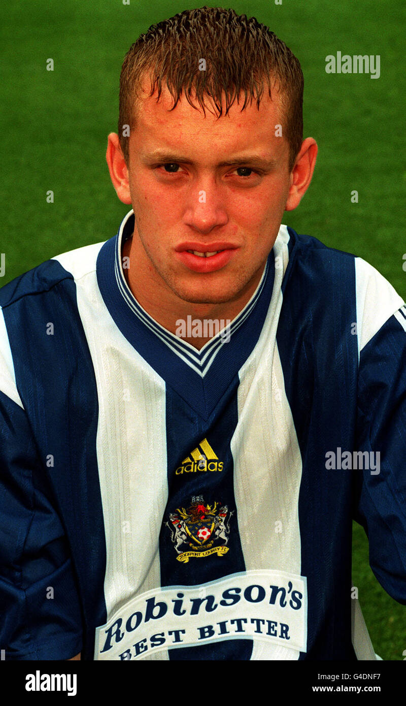 STOCKPORT COUNTY FOOTBALL CLUB. PA NEWS PHOTO 10/8/98 AARON WILBRAHAM ...