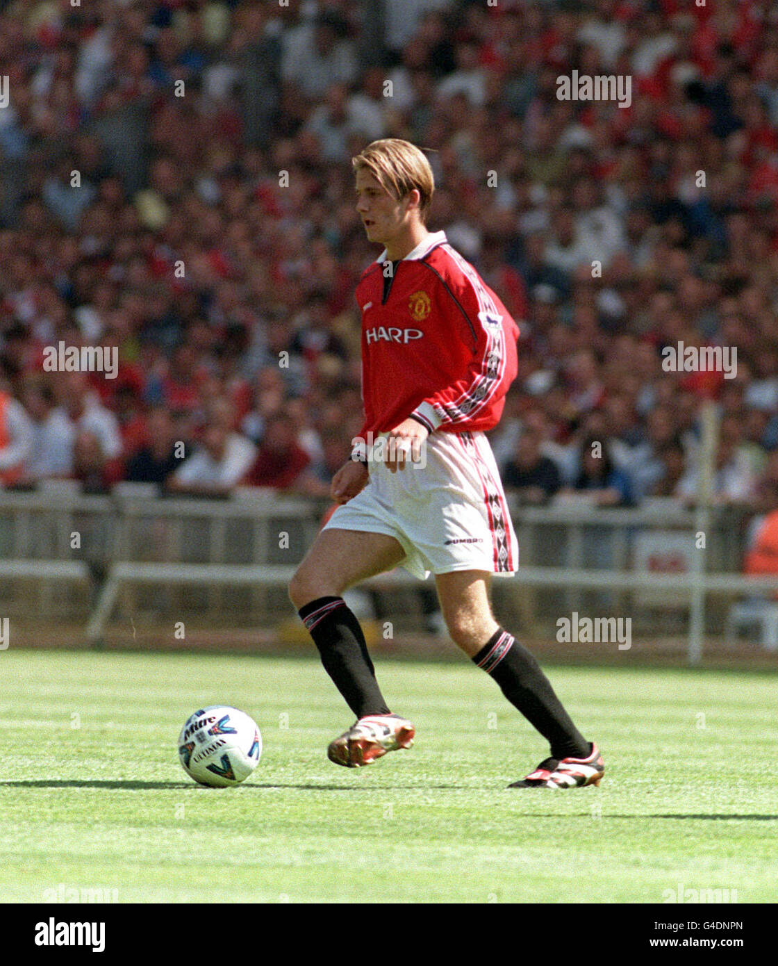 David beckham 1998 hi-res stock photography and images - Alamy