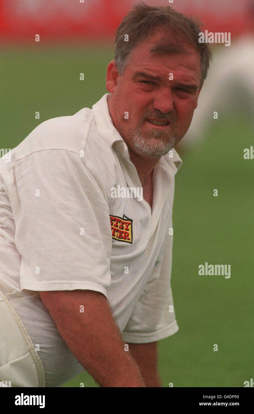 ENGLAND CRICKET TOUR. MIKE GATTING - ENGLAND Stock Photo - Alamy