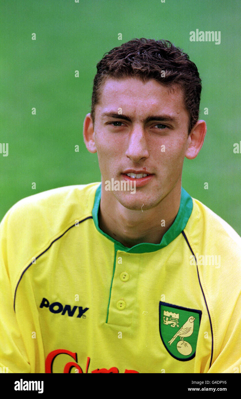Che wilson of norwich city football team hi-res stock photography and ...